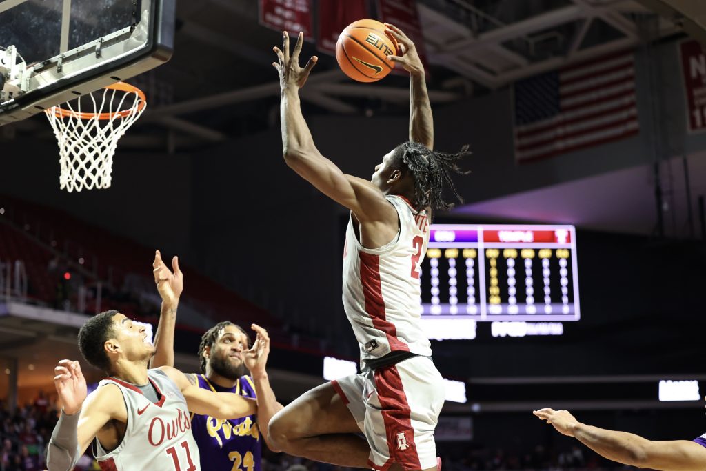 Temple Shocks the College Basketball World after Defeating No. 1 ...